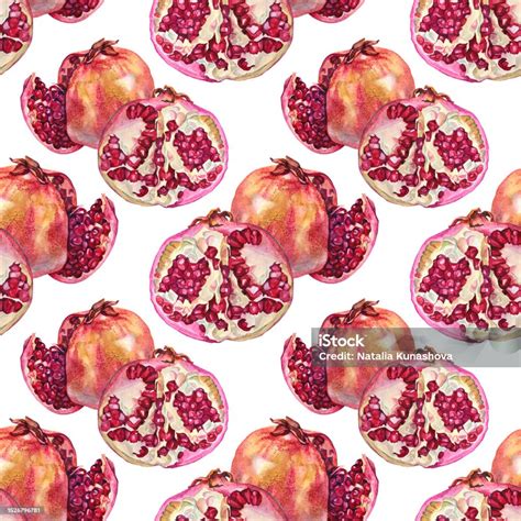 흰색 바탕에 빨간색 석류석과 씨앗이 있는 수채화 손으로 그린 배열이 있는 매끄러운 패턴 메뉴 카드 또는 직물용 석류 주방 스티커 벽지 또는 포장용 식품 과일 건강한 식생활에