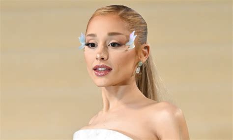 Ariana Grande Trece