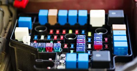 Hal Wajib Diketahui Tentang Relay Mobil Pengatur Listrik Mobilmu Blibli Friends