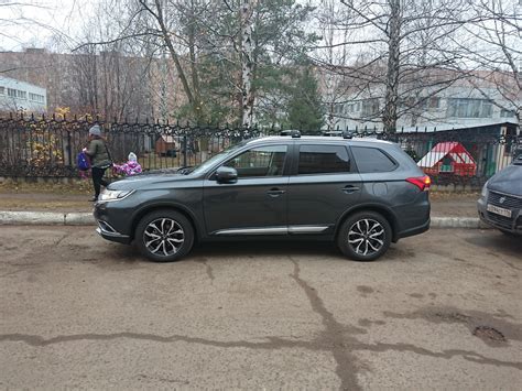 Поставил комплект зимней резины — Mitsubishi Outlander 3g 2 4 л 2018 года колёсные диски