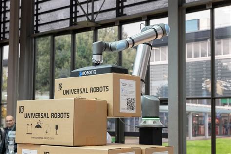 Siemens Universal Robots And Zivid Tackle Intralogistics Fulfillment News