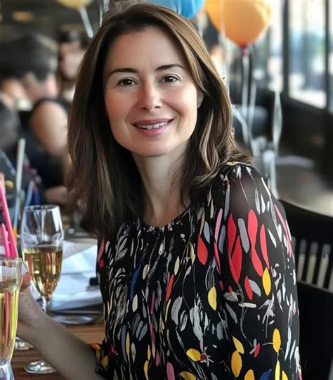 СЪПРУГЪТ МИ МИ ДАДЕ ДОКУМЕНТИТЕ ЗА РАЗВОД НА РОЖДЕНИЯ МИ ДЕН — НО ТОЙ