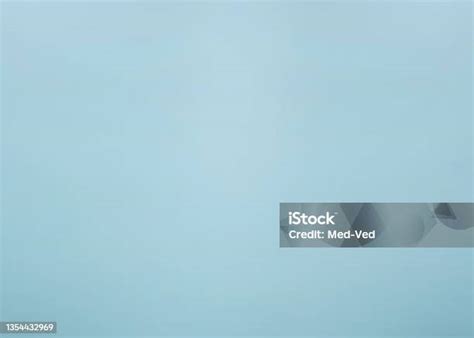 배경에 대한 파란색 종이 골판지와 벽 질감 그라데이션 그런지 배경 상단 보기 배너 포스터에 대한 텍스처 표면 템플릿 추상 패턴입니다 래스터 이미지 빛에 대한 스톡 사진 및