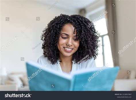 책 3558043개가 넘는 로열티 프리 라이선스 대상 스톡 사진 Shutterstock