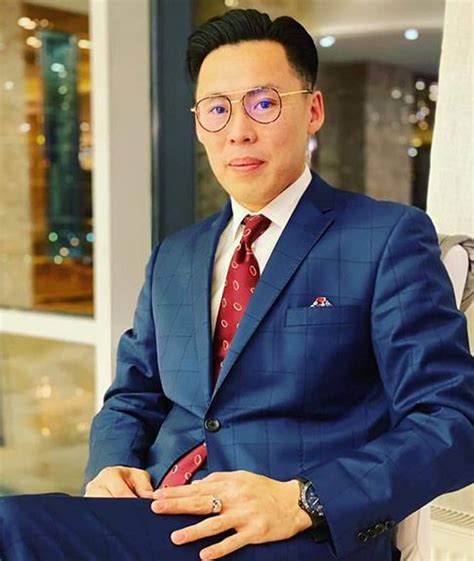 Erch Mn Ж Алтаншагай Найз охиноо хүүхэдтэй нь хаячихсан залуу харж