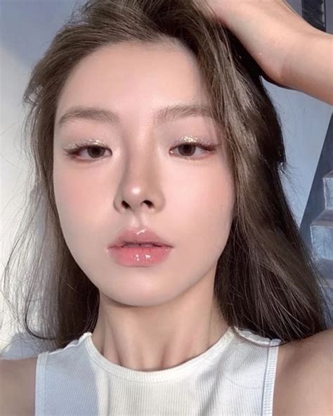 ไอเดียแต่งหน้าเล่นแสงสไตล์อินฟลูฯ ฉ่ำวิ้งสู้กล้องสุดๆ Ladyissue เว็บรีวิวเครื่องสำอาง ชุมชน