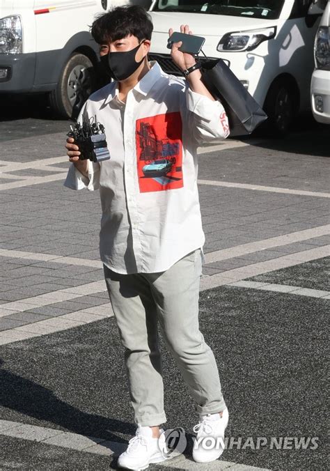 김호중 사회복무요원 첫 출근 연합뉴스