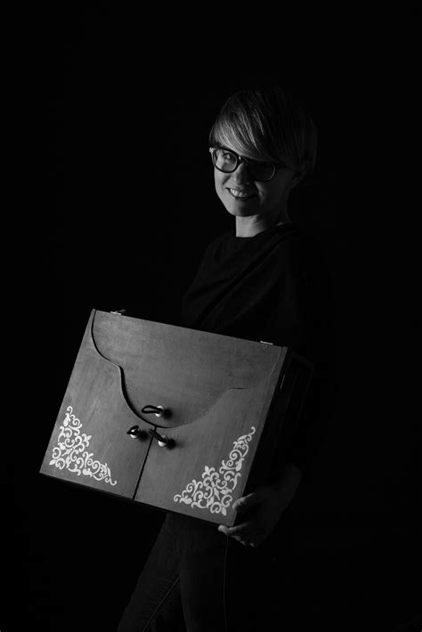 Novomeščanstvo NovomeŠki Odgovori UrŠa Lamut Pravljičarka