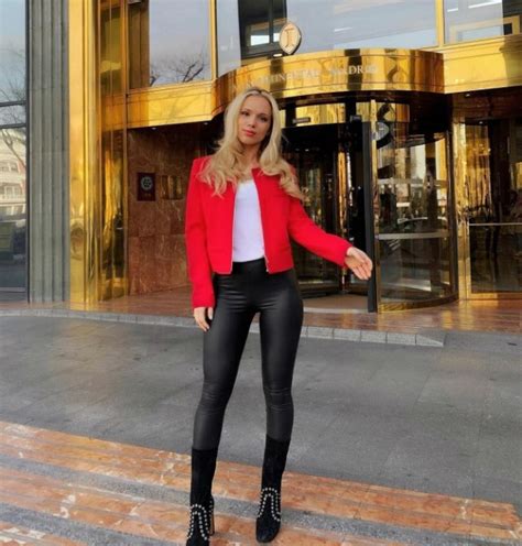 Beautiful Girls 44 Pics