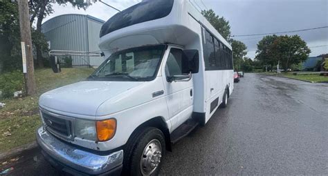 2006 Ford E450 Diesel Van Fonctionel Dois Partir Rapidement