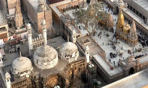 Gyanvapi Kashi Vishwanath Temple Sc Allows Cleaning Of Wazukhana Where Shivling Was Found