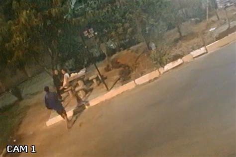 Cenas Fortes V Deo Mostra Momento Em Que Jovem Esfaqueado No Df Metr Poles