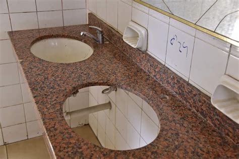 Día Mundial Del Inodoro Así Están Los Baños De Las Escuelas Públicas