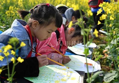 四川内江：田间绘春色 人民图片网