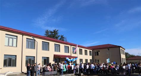 ზუგდიდის მე 12 საჯარო სკოლა ახალ სასწავლო წელს რეაბილიტირებული ხვდება ზუგდიდელები