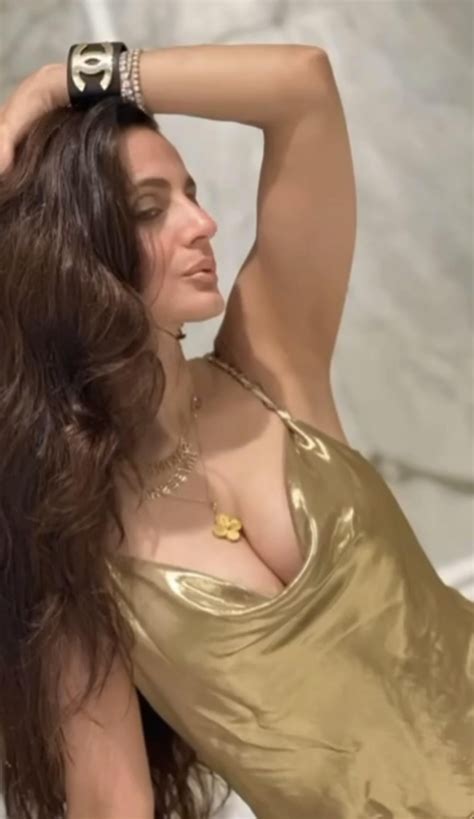 Ameesha Patel R Ameeshapatel9