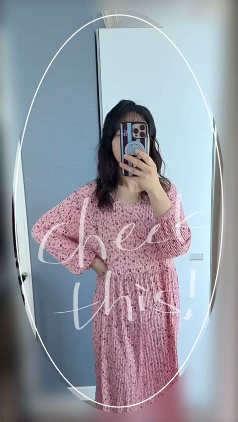 박지나 광고 밋밋한 코디에 스카프 하나 툭 해주면 얼마나 분위기가 달라지는지 아시죠 티 하나만 입는 것보다 스카프 더해주면 고급미가 풀풀~ 셔츠나 블라우스에도 스카프