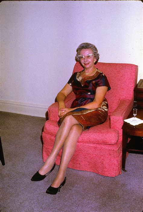 Stylish Middle Aged American Women From The 1960s Flashbak