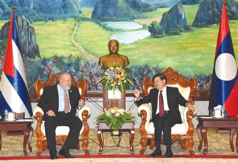 ປະທານປະເທດ ແຫ່ງ ສປປ ລາວ ຕ້ອນຮັບ Lao Peoples Army News