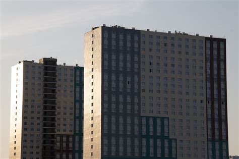 무료 이미지 주택 창문들 Square Meters 저당 벽 건축물 구성 탑 블록 대도시 지역 마천루 시티 중심지 분양 아파트 낮 인간 정착