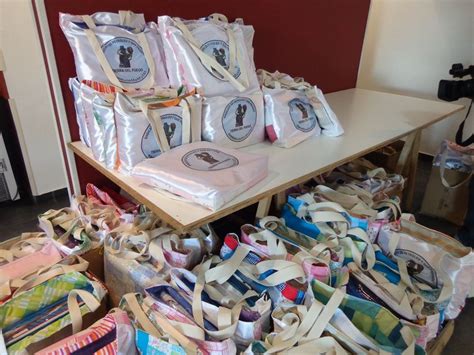 Obsequio Y Homenaje En El Día De La Madre Infofueguina