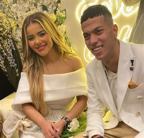 خناقة إمام عاشور وزوجته