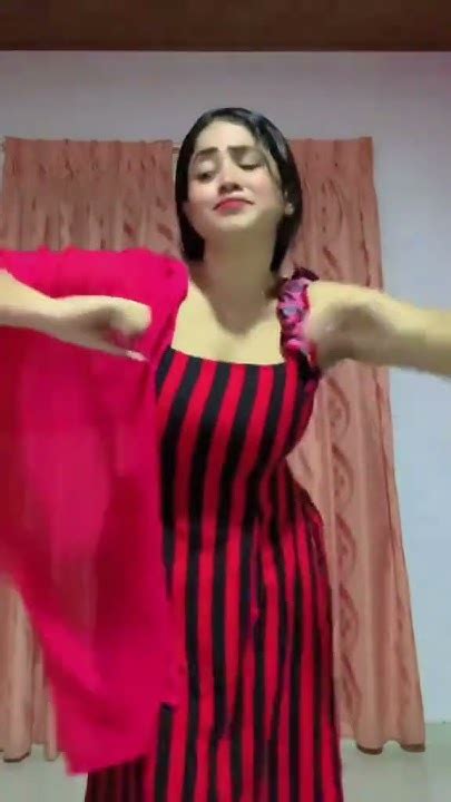 එයා චාම් හරිම ලස්සන ගැහැණු ළමයෙක් 😍 අන්තිම ටික නම් මිස්කර ගන්න එපා 🌝 Shorts Youtubeshorts