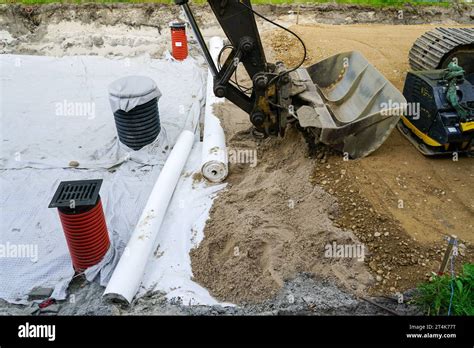 Use Of Geotextile Fabric Rolls For Drainage And Separation Of Base Layers In Street