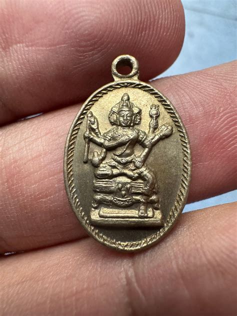 เหรียญพระพรหม อาจารย์ชุม Thai Amulet Showcase พระเครื่อง Facebook