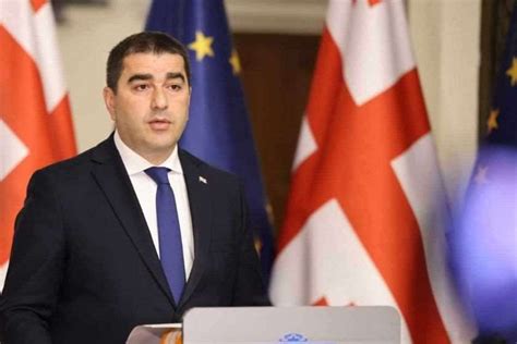 იყურებით გარეთ რა მოგივათ იქიდან მითითება თუ ტონი და იმ ტონით