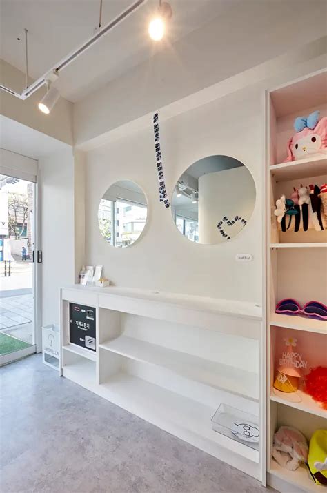 화이트톤 깔끔한 8평 무인셀프사진관 인테리어 성동구 행당동