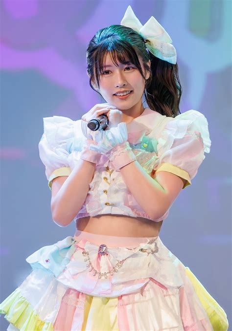 16歳秘蔵写真公開、人気急上昇24歳グラドルに脚光「透明感えっぐ」「髪の毛を染めてたんですね」「佐賀のお嬢だねぇ」