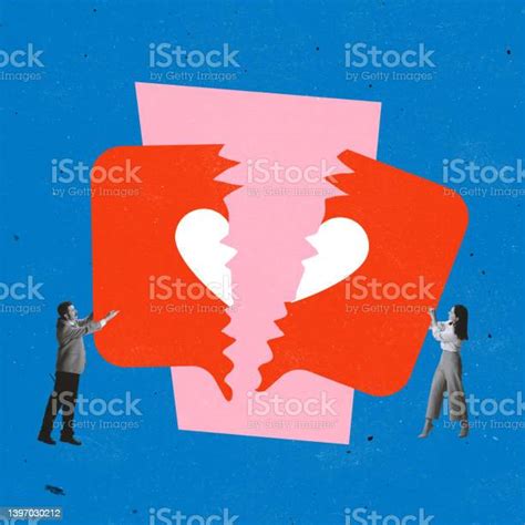 현대 미술 콜라주 파란색 배경에 고립 된 것처럼 깨진 소셜 미디어를 연결하는 남성과 여성 커뮤니케이션 성장 사랑에 대한 스톡 사진 및 기타 이미지 Istock