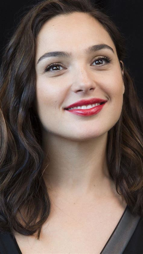 Gal Gadot Wonder Woman Smile Hd Wallpaper Wonder Woman Dc Comics Diana Gal Gadot