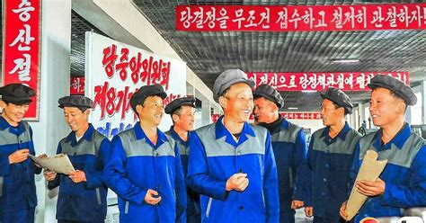 북한 트랙터부속품 공장 당원들난관 뚫고 생산계획 수행