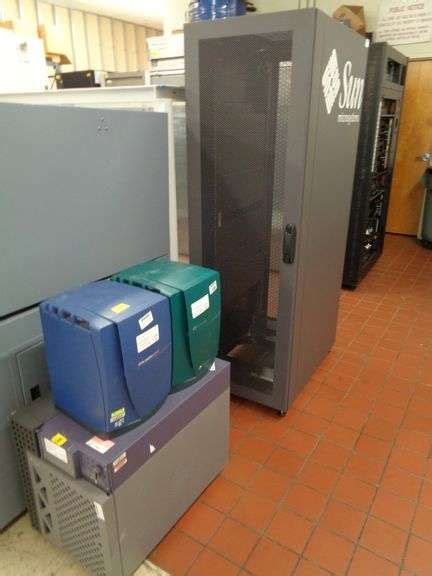 1 Lot Sun Server Rack Sun Server 2 Each Graphic Work Station Hd Removed Matthews Auctioneers
