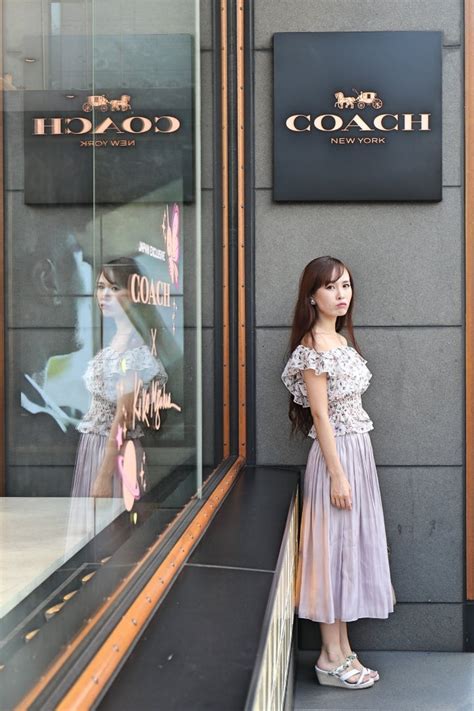 朝比奈花さん銀座ストリート パン
