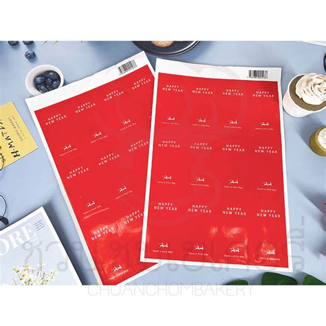 สติกเกอร์ Happy New Year ทรงสี่เหลี่ยม 12 ดวง 10แผ่น รหัส 5668884001237 ชวนชมเบเกอรี่ ครบ