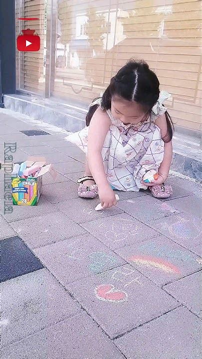 꼬마화가🎨분필로 바닥에 그림그리기 Youtube
