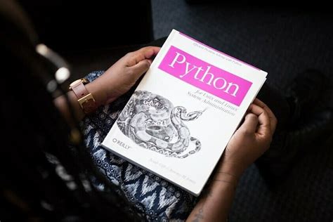 Какой редактор Python Ide лучше подходит для новичка