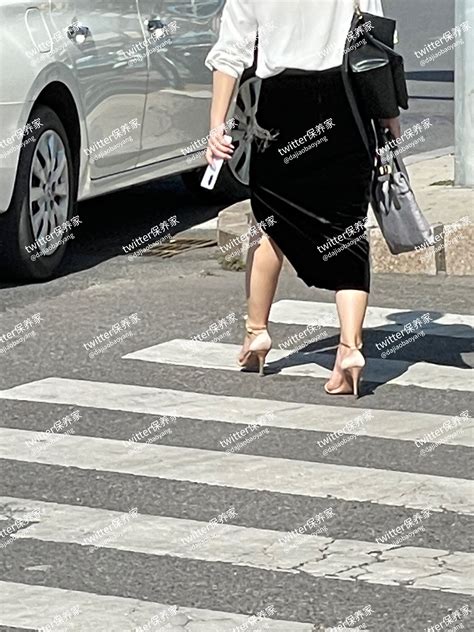 保养家 On Twitter 街拍系列 可惜了，这么极品的高跟鞋没被射过，遭遇到这样的一定要好好打胶，视频在群里 Bvvu9jz3t9 Twitter