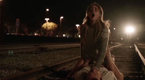 Голая Бояна Новакович в Shameless Us