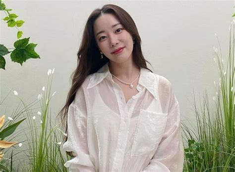 레인보우 출신 고우리 5살 연상 사업가와 10월 결혼 스타일m