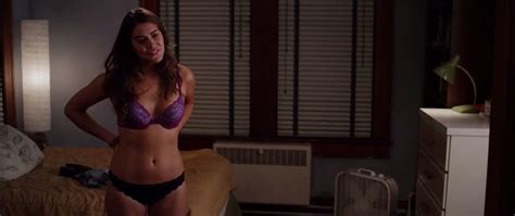 Lorenza Izzo Nua Em Sex Ed