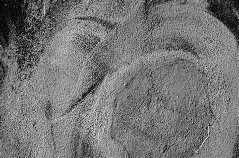 밝은 배경벽 그런지 검은 콘크리트 더러운 먼지 벽 콘크리트 칠판 질감과 흰색 또는 추상적 인 배경을 튀깁니다 흑백 고 대비 이미지입니다 0명에 대한 스톡 사진 및 기타