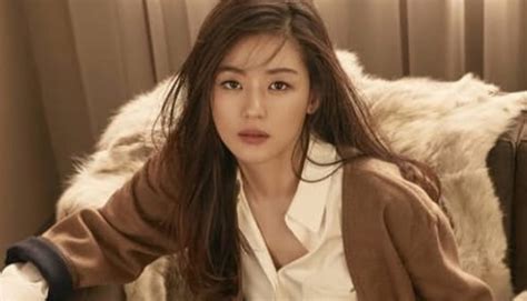 Jun Ji Hyun Comeback Di Film Thriller Zombie Gunche