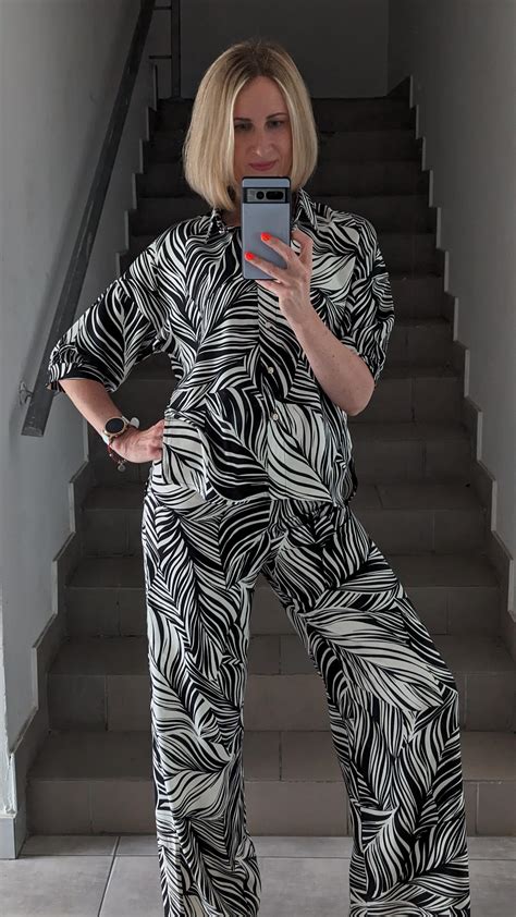 ЖІНОЧИЙ ОДЯГ УКРАЇНА БЛУЗИ СОРОЧКИ СПІДНИЦІ БРЮКИ Krasunya Brand • Instagram Photos And Videos