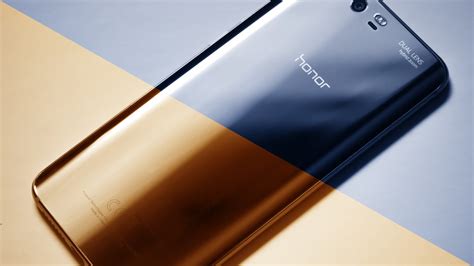 Facebook Bans Huawei From Preinstalling Its Apps On Phones