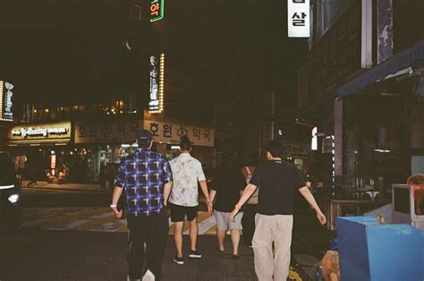 유지애 스펙타클한 배텐 회식 1 저 거의 뭐 나는데요 2 멀리서도 성재오빠희관오빤 찾을수 있을듯 3 사부늼 스트라이크 4 성공의 한컷 5 볼링은 이런것