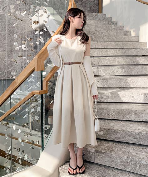 클래식블랑 엘랑 봄 여름 휴양지룩 하객룩 벚꽃룩 벨트 세트 라운드넥 나시 뷔스티에 롱 원피스